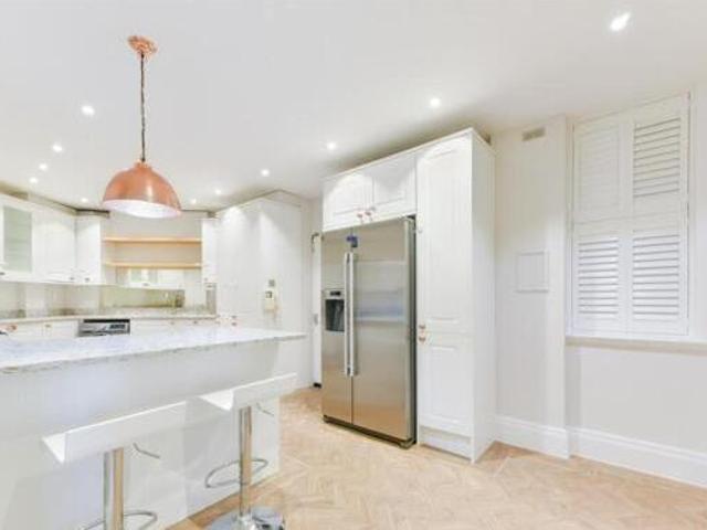 Malvern Court, Onslow Square, 3 Bedroom Apartment