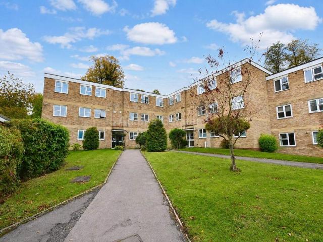 Malvern Court, Addington Road 2 bed flat to rent £1,450 pcm £335 pw