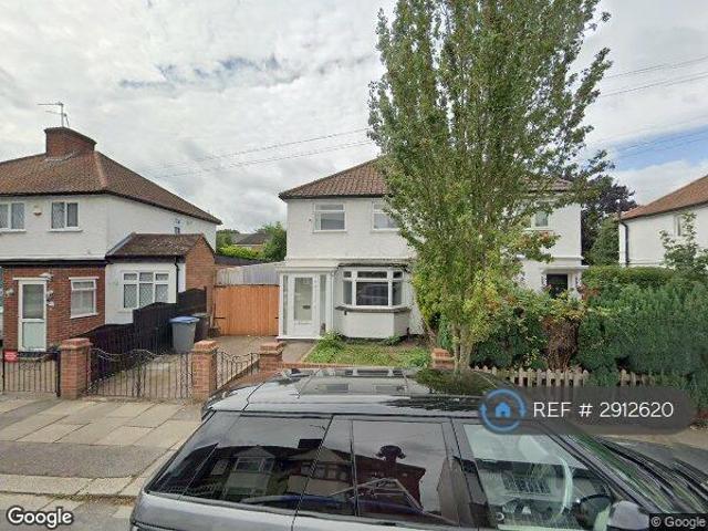 Malvern Road, Enfield, EN3 3 bed semi detached house to rent £2,300 pcm £531 pw