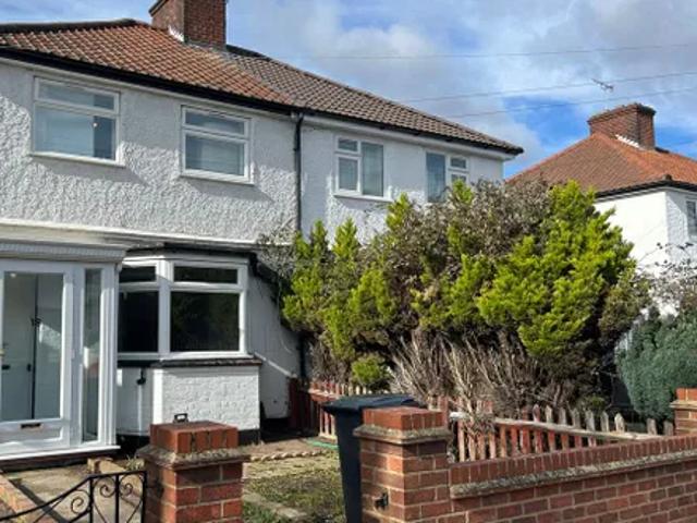 Malvern Road, Freezywater, London, EN3 6DB, United Kingdom | 3 bed duplex for rent #165553685 | Rentberry