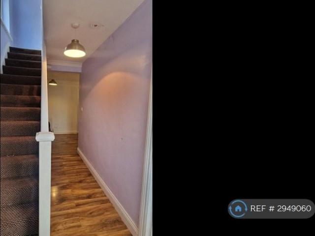 Malvern Road, Hayes, UB3 3 bed semi detached house to rent £2,350 pcm £542 pw