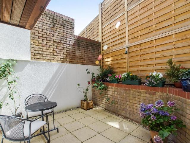 Malvern Road, Queens Park, London NW6, 1 bed flat to rent, £1,750 pcm | PrimeLocation