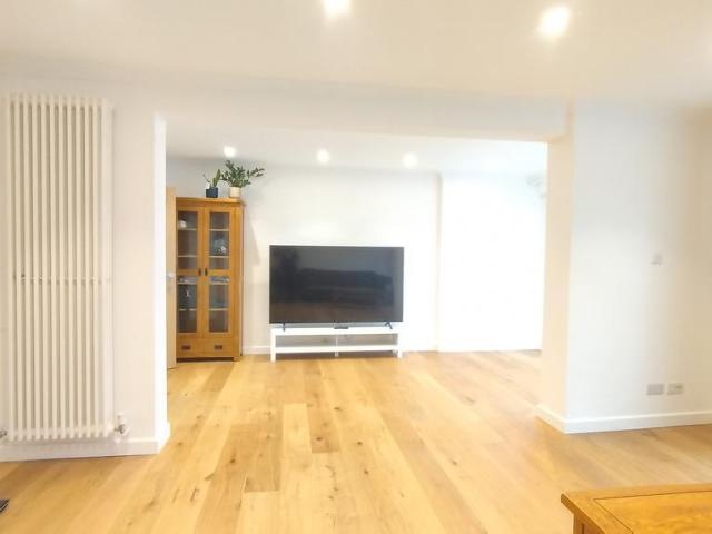 Malvern Way 4 bed house to rent £3,500 pcm £808 pw