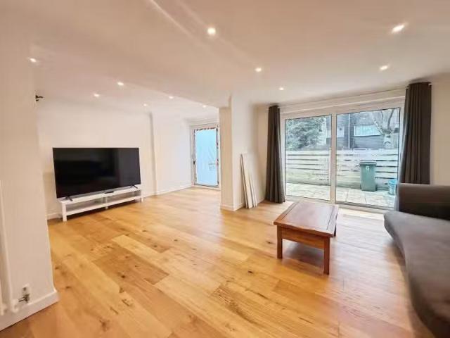 Malvern Way, London, W13 8EB