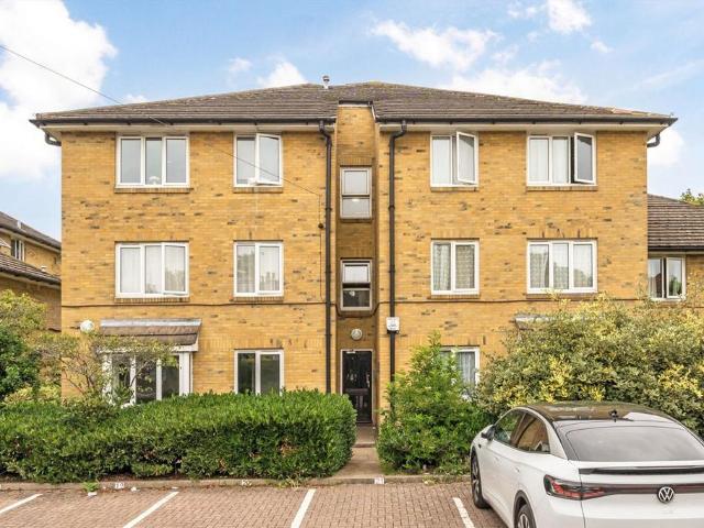 Malyons Road, London SE13 2 bed flat to rent £1,750 pcm £404 pw