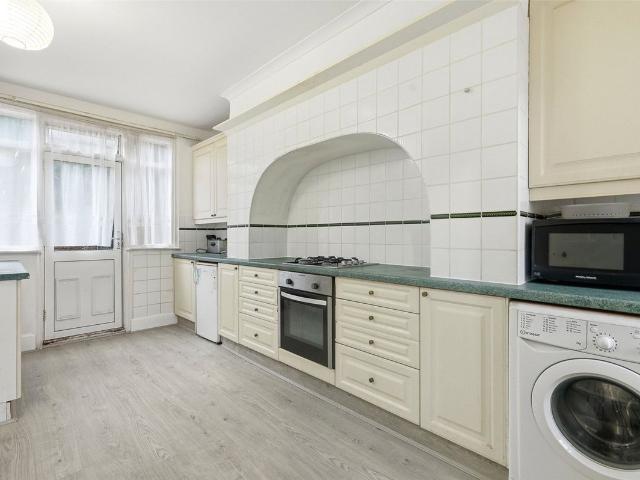 Malam Gardens, London E14, 3 bed terraced house to rent, £2,900 pcm | PrimeLocation