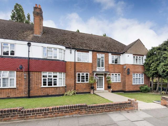 Malcolm Crescent, London NW4, 2 bed flat to rent, £1,800 pcm | PrimeLocation