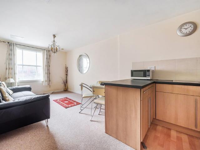 Malcolm Place, Reading, RG1 7AX