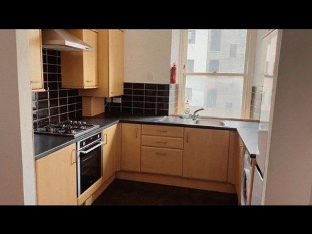 Malcolm St, Dundee DD4, 3 bed flat to rent, £900 pcm | PrimeLocation