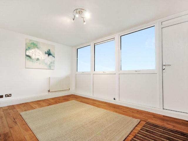 Malden Crescent, London NW1, 3 bed flat to rent, £3,250 pcm | PrimeLocation