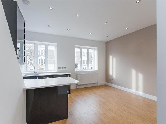 Malden Road 1 bed flat to rent £1,950 pcm £450 pw