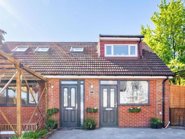 Malden Road, Cheam, Sutton, SM3 1 bed flat to rent £1,600 pcm £369 pw