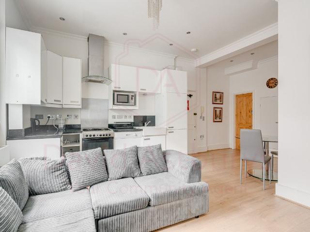 Malden Road, Kentish Town, London NW5, 2 bed flat to rent, £3,000 pcm | PrimeLocation