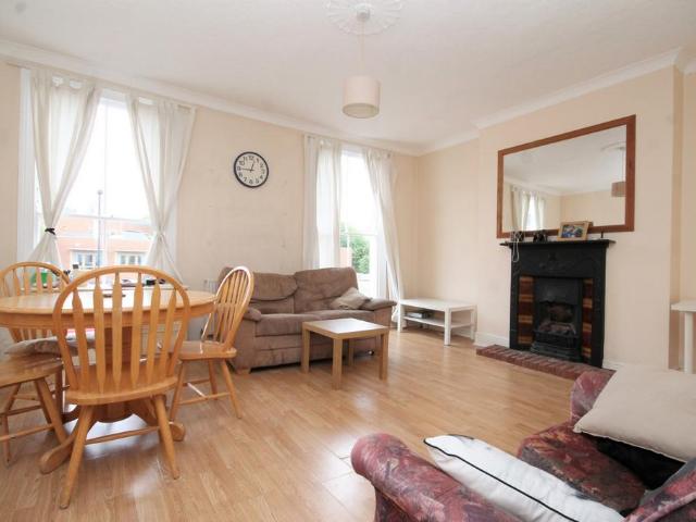 Malden Road, Kentish Town, NW5 2 bed flat to rent £2,300 pcm £531 pw
