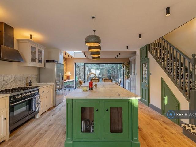 Malden Road, London, NW5 4 bed maisonette to rent £7,500 pcm £1,731 pw