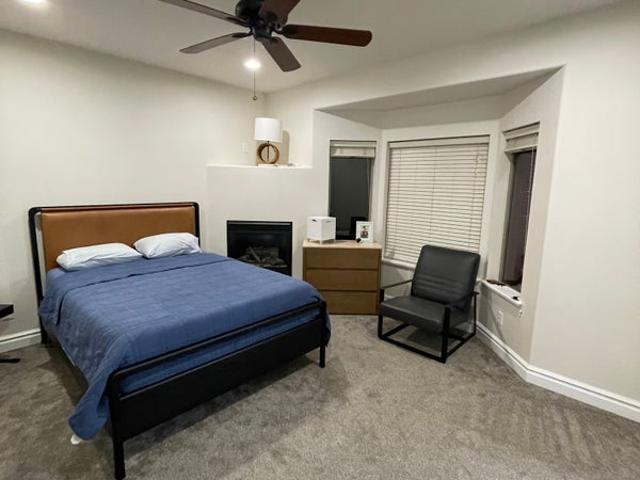 Male Private Master Bedroom for Rent — Mountain &