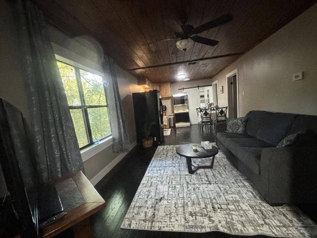 Male Private Room • Walk to KC