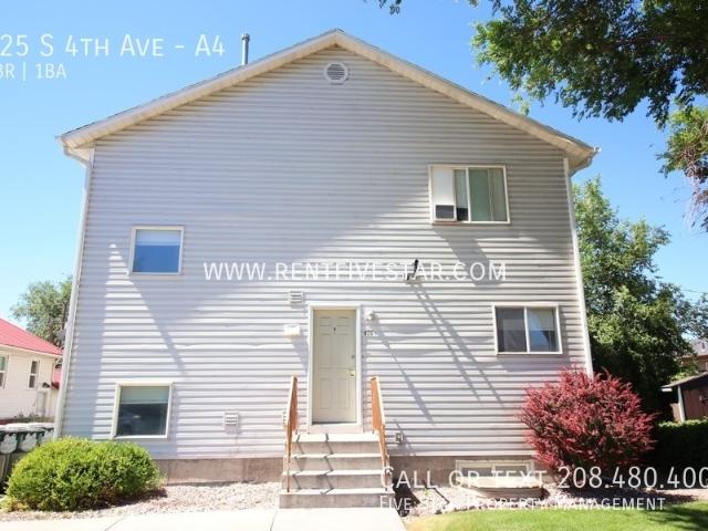 Male Student Housing Room Available! Visit rentfivestar.com for details