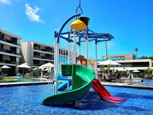 Malia Beach Experience – Apartamento Mobiliado com Suíte e Vista para a Piscina em Muro Alto!