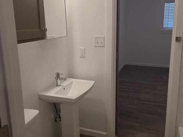 Malibu Apartments 1 Bedroom, 1 Bathroom