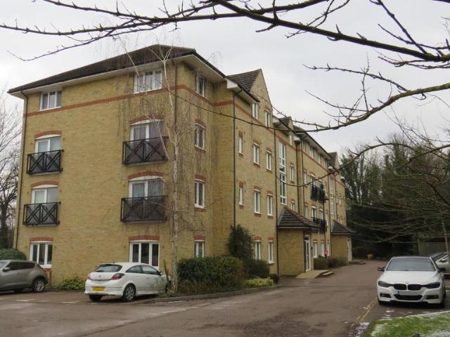 Malin Court, HEMEL HEMPSTEAD, HP3 2 bed apartment to rent £1,450 pcm £335 pw