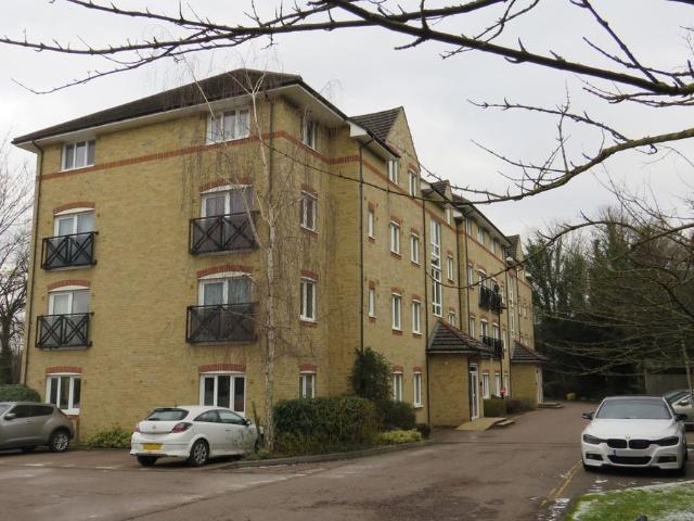 Malin Court, Hemel Hempstead HP3, 2 bed flat to rent, £1,400 pcm | PrimeLocation
