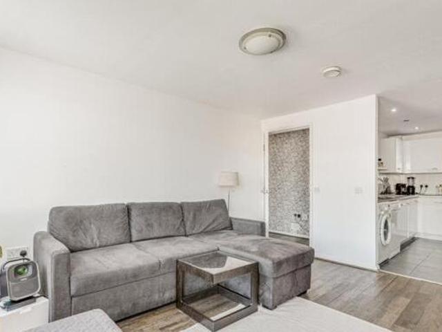 Mallard House, Station Court, 1 Bedroom Flat