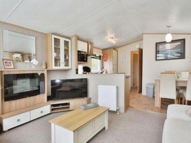 Mallard Lake, Cotswold Hoburne, 2 Bedroom Detached