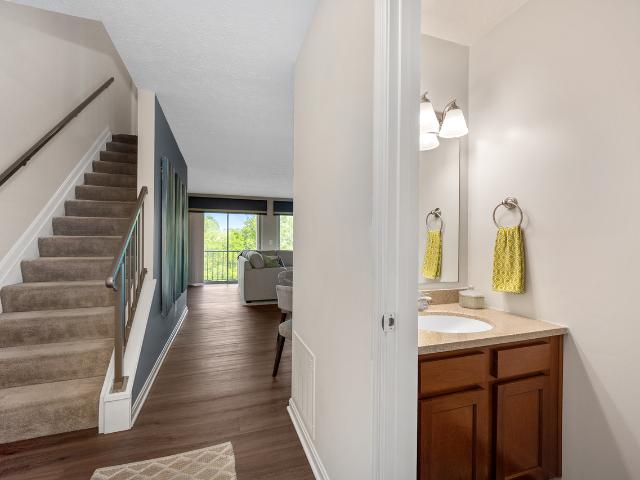 Mallard Lakes Townhomes 3 Bedroom Apartment for Rent at 12100 Lake Circle Dr, Springdale, OH 45246 Springdale