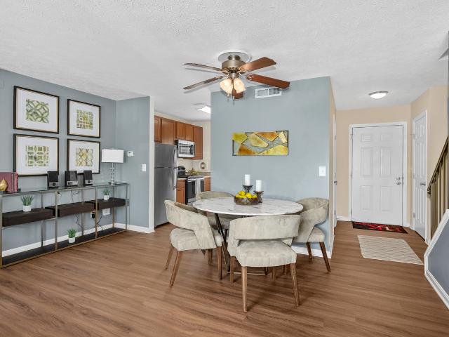 Mallard Lakes 2 Bedroom Apartment for Rent at 12100 Lake Circle Dr, Springdale, OH 45246 Springdale