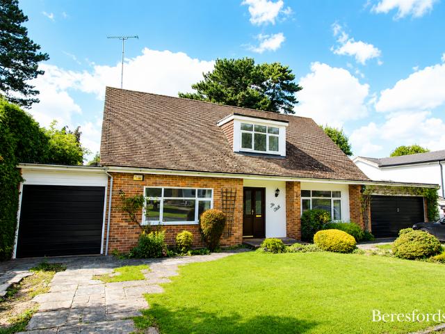 Mallard Way, Hutton, CM13 3 bed detached house to rent £3,250 pcm £750 pw