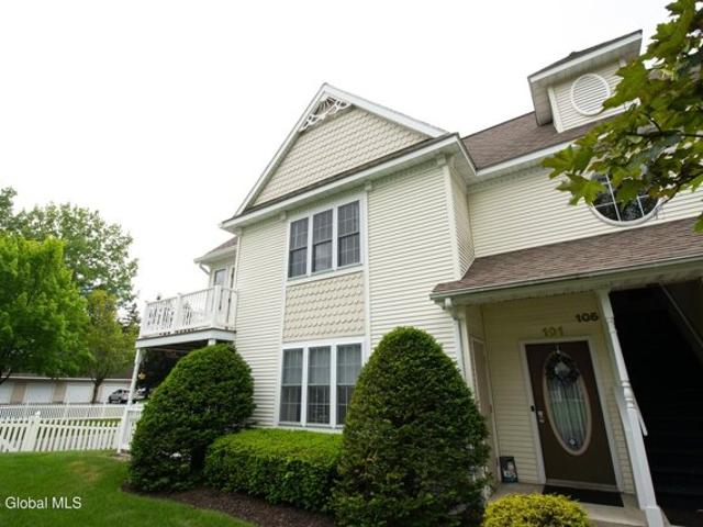 Mallards Pond Ln, Schenectady, Condo For Sale
