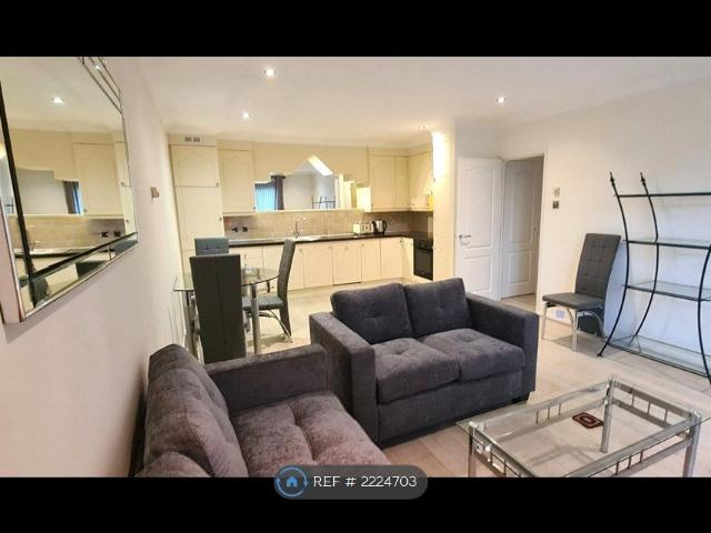 Malmesbury Road, London E3, 2 bed flat to rent, £2,300 pcm | PrimeLocation