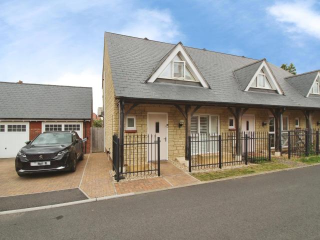 Malory Close Tadpole Garden Village, Swindon 2 bedrooms Property for lettings Mcfarlane