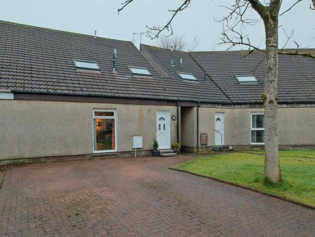 Malov Court, East Kilbride 3 bed semi detached house for sale.