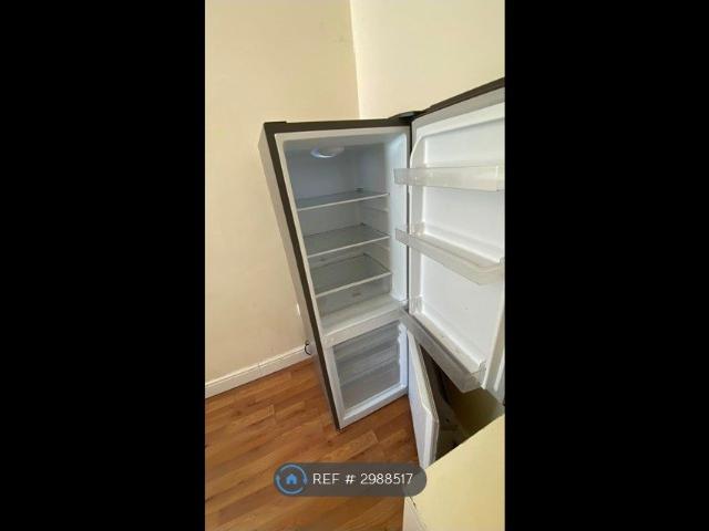 Malpas Road, Dagenham RM9, Room to rent, £770 pcm | PrimeLocation
