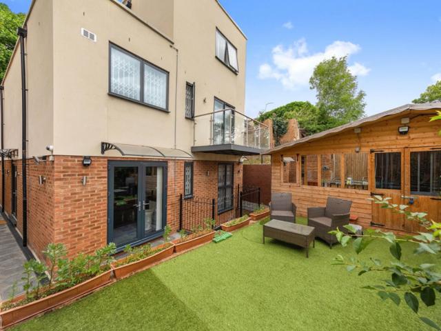 Mapesbury Road, London NW2, 7 bed detached house to rent, £5,999 pcm | PrimeLocation