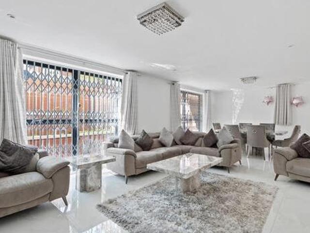 Mapesbury Road, Mapesbury Conservation, 7 Bedroom Detached