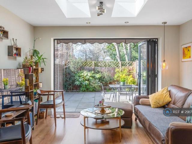 Mapeshill Place, London, NW2 3 bed terraced house to rent £3,300 pcm £762 pw