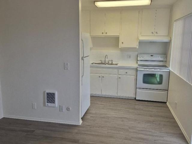 MAPLE 1 Bedroom Apartment for Rent at 1919 1917, 1919 & 1921 Maple Avenue, Costa Mesa, CA 92627 Central Costa Mesa