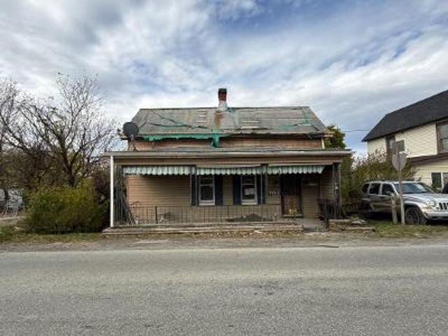 Maple Ave