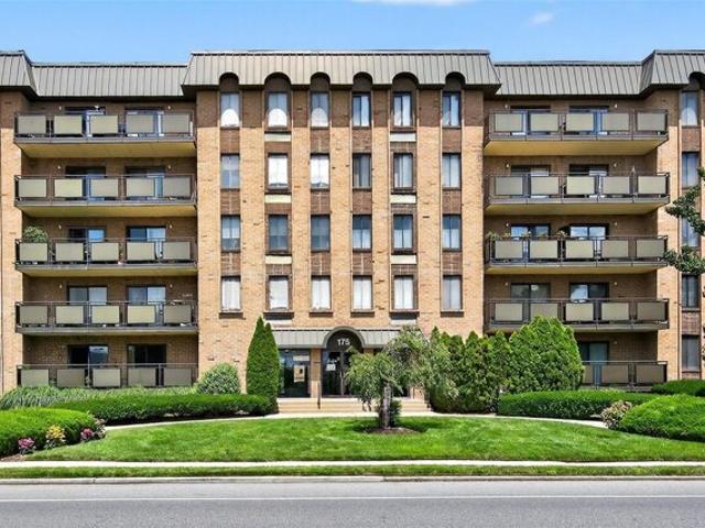Maple Ave Apt G, Westbury, Condo For Sale