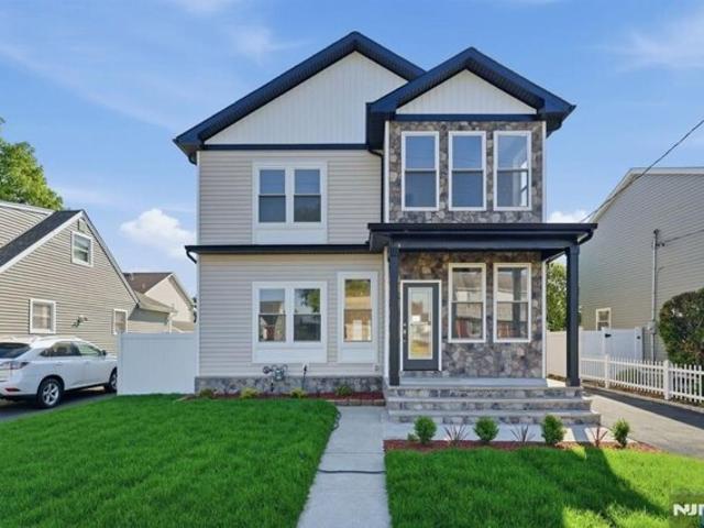 Maple Ave, Saddle Brook, Home For Sale