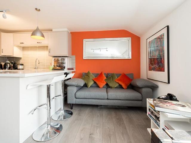 Maple Avenue, Kidlington, Oxfordshire OX5, 1 bed flat to rent, £1,250 pcm | PrimeLocation
