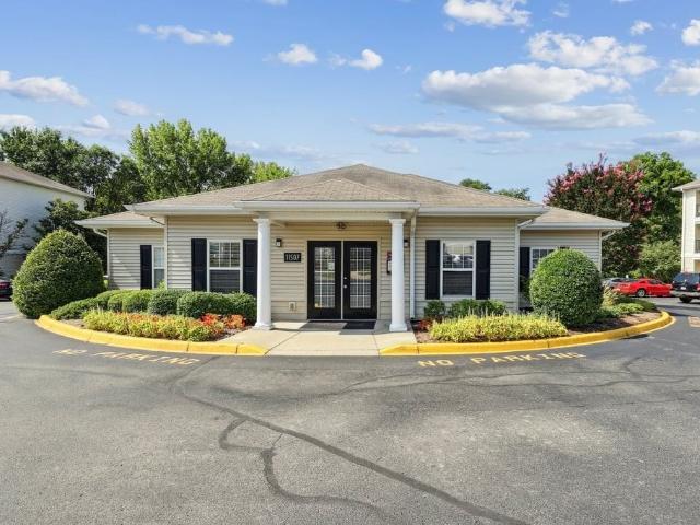 Maple Brook Apartments 3 Bedroom Apartment for Rent at 11507 Maple Brook Dr, Louisville, KY 40241