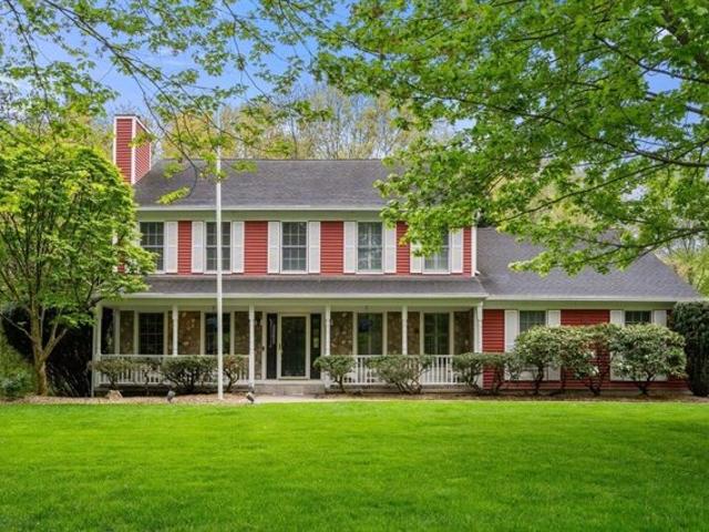 Maple Brook Ln, Franklin, Home For Sale