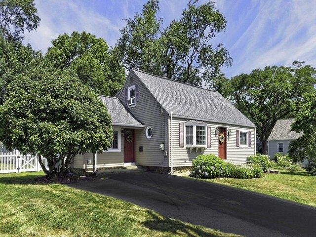 Maple Cir, Shrewsbury, Home For Sale