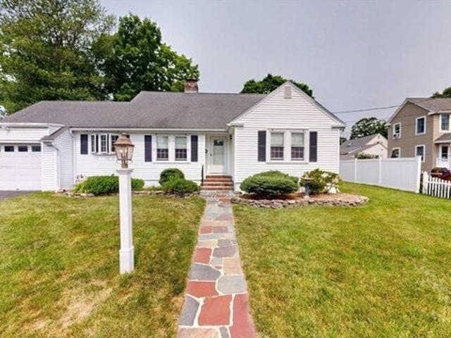 Maple Cir, Shrewsbury, Home For Sale