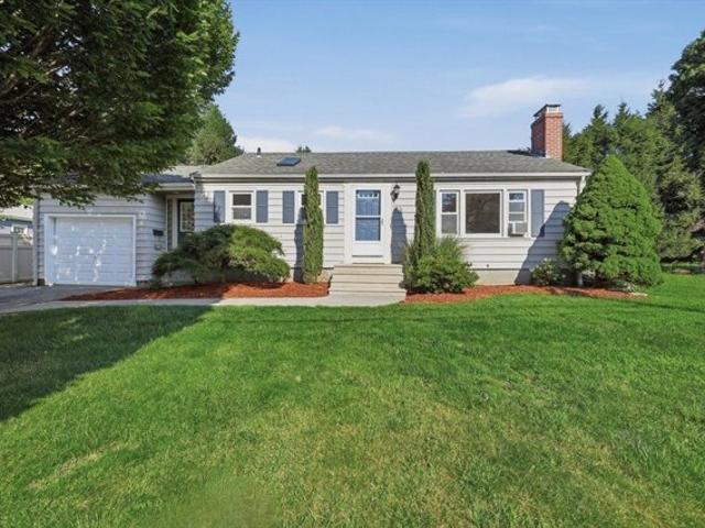 Maple Cir, Shrewsbury, Home For Sale