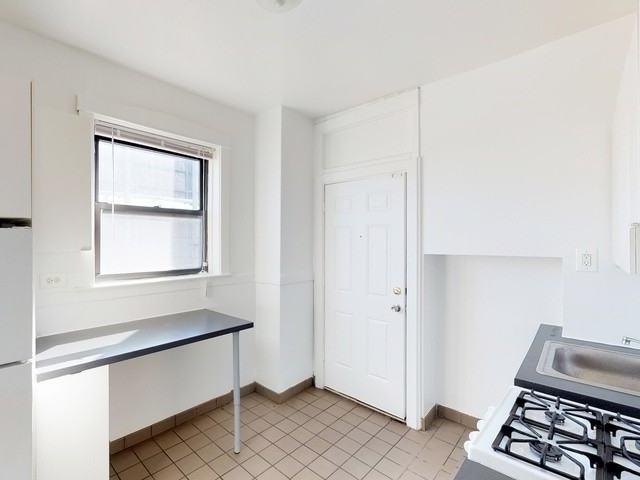 Maple Court 1 Bedroom Apartment for Rent at 1120 E 47th St, Chicago, IL 60653 Kenwood